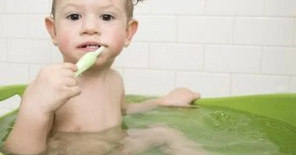 Орално здраве при бебета и малки деца